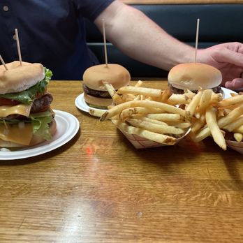 LIONS TAP FAMILY RESTAURANT - Updated March 2025 - 228 Photos & 504 ...