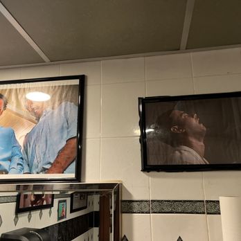 EMBASSY DINER - Updated August 2024 - 262 Photos & 319 Reviews - 4280 ...