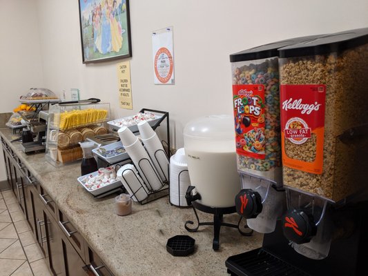 CORTONA INN & SUITES ANAHEIM RESORT - 214 Photos & 312 Reviews - 2029 S ...