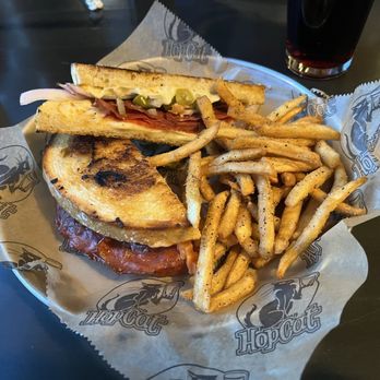 HOPCAT - Updated August 2025 - 393 Photos & 657 Reviews - 300 Grove St ...