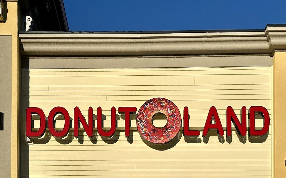 DONUT LAND - Updated January 2026 - 64 Photos & 220 Reviews - 19350 SW ...