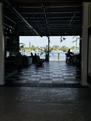 THE PEARL WATERFRONT BAR - Updated December 2025 - 20 Photos & 22 ...