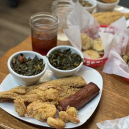 SHUGS COMFORT FOOD - Updated July 2025 - 77 Photos & 52 Reviews - 105 W ...