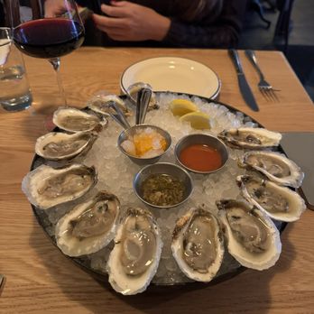 SAG HARBOR TAVERN - Updated November 2024 - 28 Photos & 25 Reviews - 26 ...