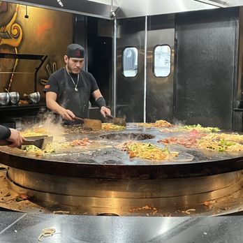 HUHOT MONGOLIAN GRILL - Updated June 2025 - 97 Photos & 104 Reviews ...