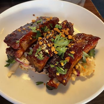 MUNI - Updated October 2025 - 282 Photos & 117 Reviews - 316 Delaware ...