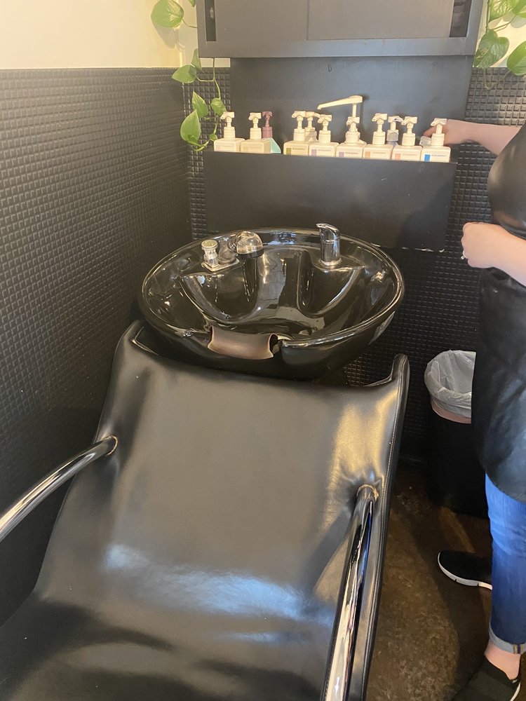 MOORE HAIR DESIGN - 53 Photos & 52 Reviews - 2497 E Fort Union Blvd ...