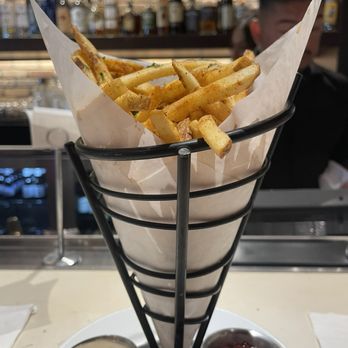 PAUL MARTIN’S AMERICAN GRILL - Updated December 2024 - 1970 Photos ...