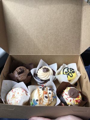 SCRATCH CUPCAKERY - 64 Photos & 74 Reviews - Cupcakes - 927 East 2nd ...
