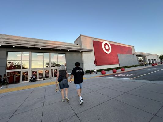 TARGET - Updated November 2025 - 697 Photos & 393 Reviews - 3433 ...