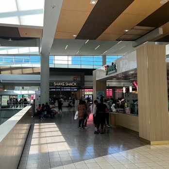 SHAKE SHACK WESTFIELD PLAZA BONITA - Updated December 2025 - 56 Photos ...