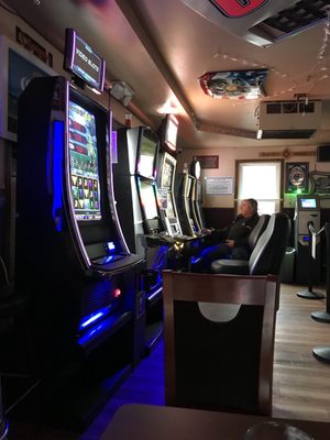 DEAD END BAR & GRILL - 11 Photos & 28 Reviews - 98 Northwest Hwy, Fox ...