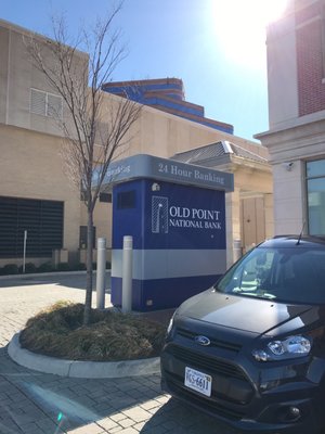 OLD POINT NATIONAL BANK - Updated October 2025 - 101 E Queen St ...