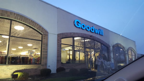 GOODWILL - Updated October 2025 - 12 Reviews - 1961 N Bechtle Ave ...