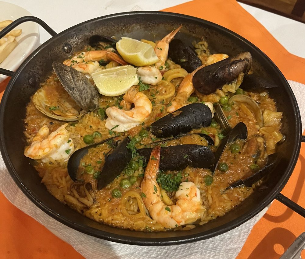 CIRCULO ESPANOL - Updated December 2025 - 139 Photos & 55 Reviews - 41 ...