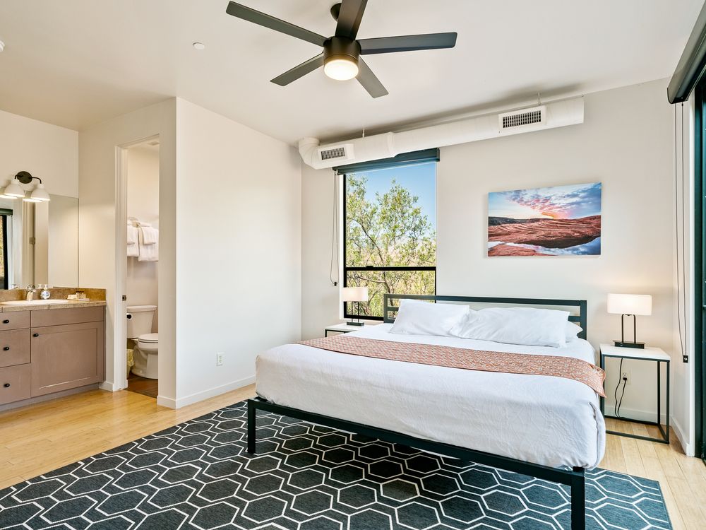 THE CRESCENT MOON INN - Updated October 2025 - 36 Photos - 1504 ...