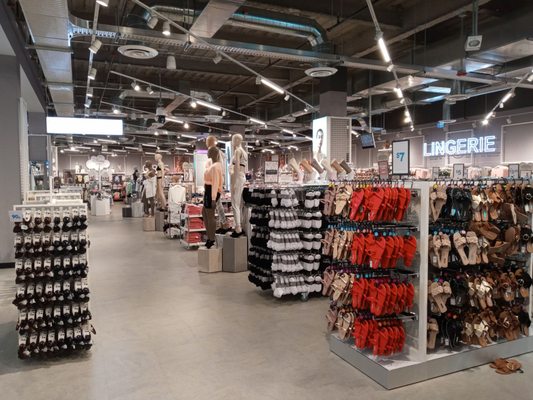 PRIMARK - CHICAGO - Updated October 2025 - 95 Photos & 63 Reviews - 35 ...