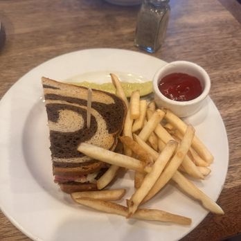 PERRY’S - EMBARCADERO - Updated August 2025 - 991 Photos & 998 Reviews ...