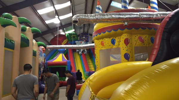 CANDYLAND INFLATABLE PARTY PLACE - Updated December 2025 - 5224 ...