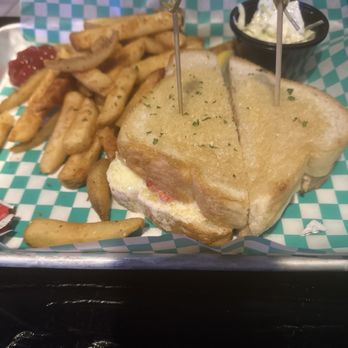 THE INISHSHOR - Updated July 2025 - 35 Photos & 14 Reviews - 16 Main St ...