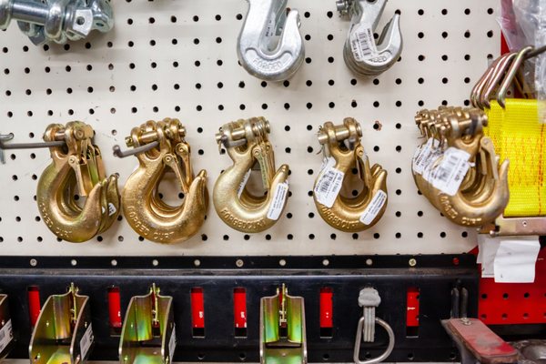 MASTER HITCH - Updated October 2025 - 25 Photos & 97 Reviews - 326 N ...