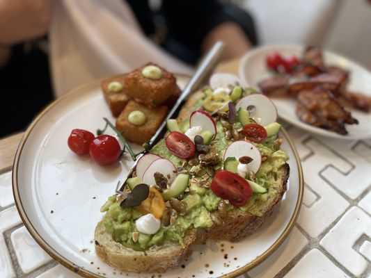 KOST - Updated December 2025 - 847 Photos & 341 Reviews - 80 Blue Jays ...