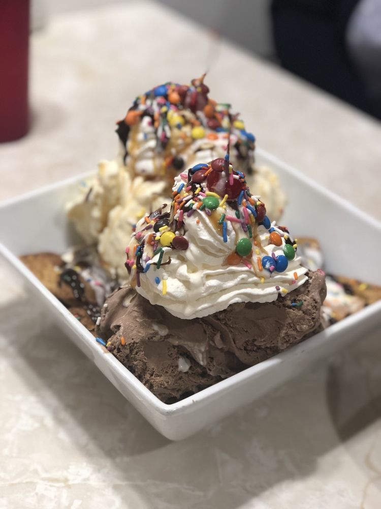 MEL’S HARD LUCK DINER - Updated August 2024 - 462 Photos & 566 Reviews ...