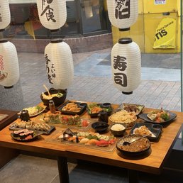 SUSHI GEN - Updated October 2025 - 69 Photos & 75 Reviews - 2584 Yonge ...