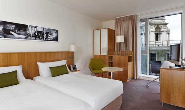 DOUBLETREE BY HILTON HOTEL LONDON - TOWER OF LONDON - Updated November ...
