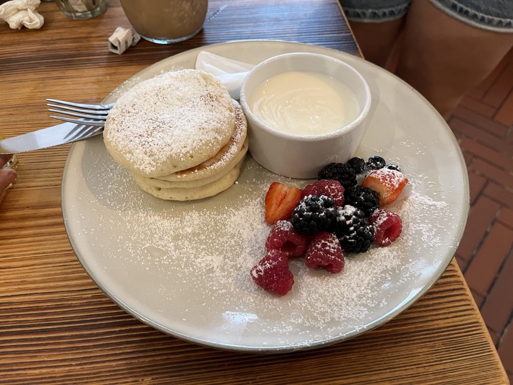 GOSSIP CAFE - Updated October 2025 - 32 Photos & 10 Reviews - ul ...