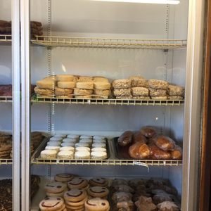 SURE TO RISE BAKERY - 17 Photos & 32 Reviews - Donuts - 115 Cottage Ave ...