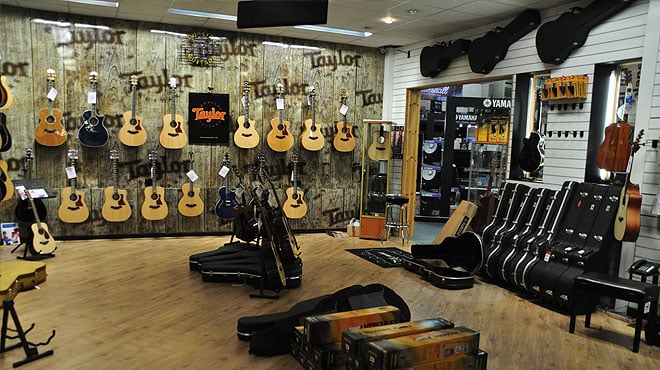 PMT MANCHESTER - Updated October 2025 - 16 Photos - Regent Road ...