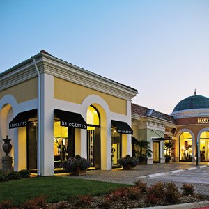 BROADWAY SQUARE - Updated July 2025 - 39 Photos & 17 Reviews - 4601 S ...