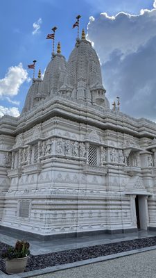 BAPS SHRI SWAMINARAYAN MANDIR, CHICAGO - Updated October 2025 - 261 ...