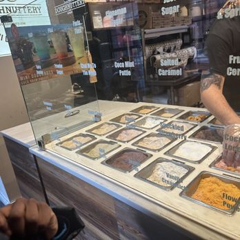 DOUGHNUTTERY - Updated August 2024 - 777 Photos & 582 Reviews - 425 W ...