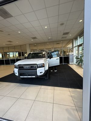 RIGHT TOYOTA - Updated March 2025 - 279 Photos & 1052 Reviews - 7701 E ...