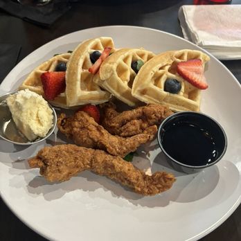 INDUSTRIAL TAPHOUSE WEST - Updated December 2024 - 27 Photos & 28 ...