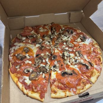 TRACKSIDE PIZZA - Updated August 2025 - 122 Photos & 324 Reviews - 201 ...