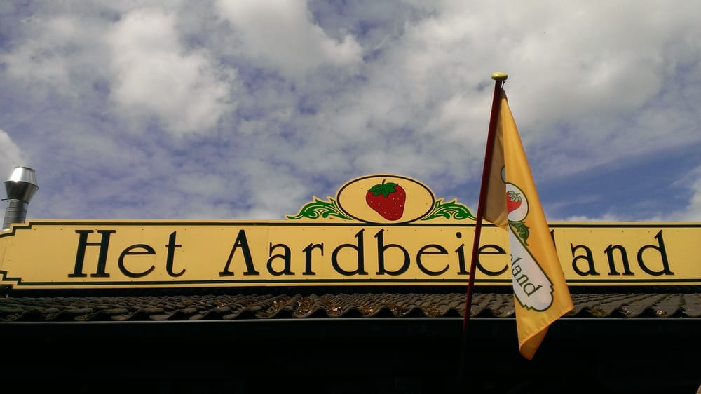 HET AARDBEIENLAND - Updated November 2024 - 17 Photos - Kreuzelweg 3 ...