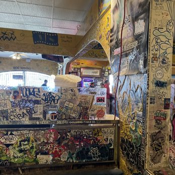 BON’S OFF BROADWAY - Updated December 2025 - 393 Photos & 284 Reviews ...