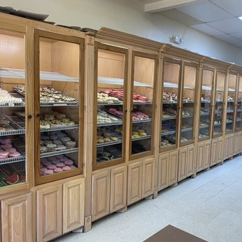 LA REYNERA BAKERY SUPREME - Updated December 2025 - 12 Photos & 12 ...