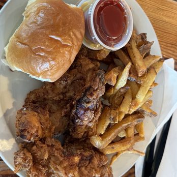 ROOSTER’S RESTAURANT - Updated December 2025 - 118 Photos & 196 Reviews ...