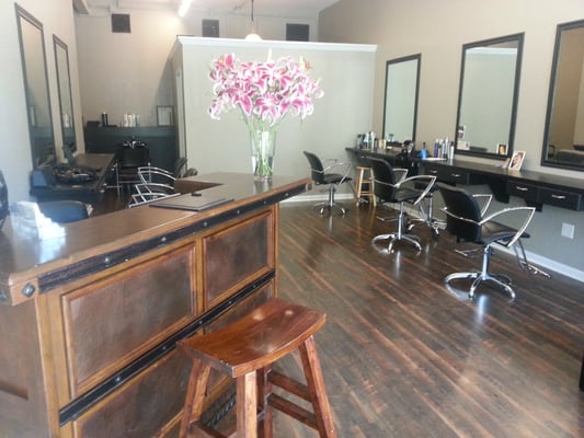 FINLEY & PHILLIPS HAIR SALON - 17 Reviews - 1125 4th St N, Saint ...