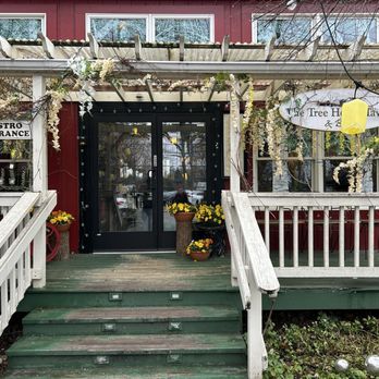 THE TREE HOUSE TAVERN & BISTRO - Updated January 2025 - 1797 Photos ...