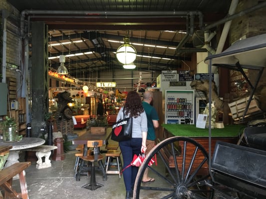 MITCHELL ROAD ANTIQUE & DESIGN CENTRE - Updated June 2025 - 15 Photos ...