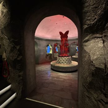 CAVEAU - Updated November 2025 - 73 Photos & 41 Reviews - 1 Cntr Plz ...