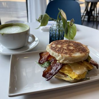 DELLA COFFEE - Updated August 2024 - 101 Photos & 25 Reviews - 1000 W ...