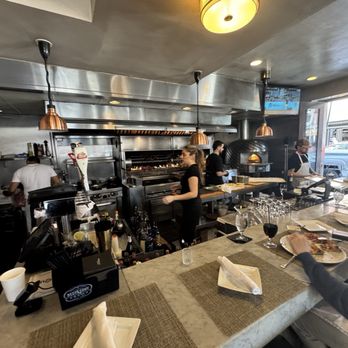 QUATTRO - Updated September 2025 - 572 Photos & 653 Reviews - 264 ...