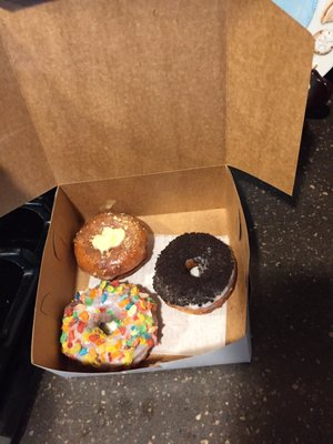 TOP THAT! DONUTS - 98 Photos & 105 Reviews - Donuts - 210 Ocean Ave ...