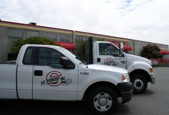 SIX ROBBLEES - Updated December 2025 - 20 Photos - 275 N Seneca Rd ...